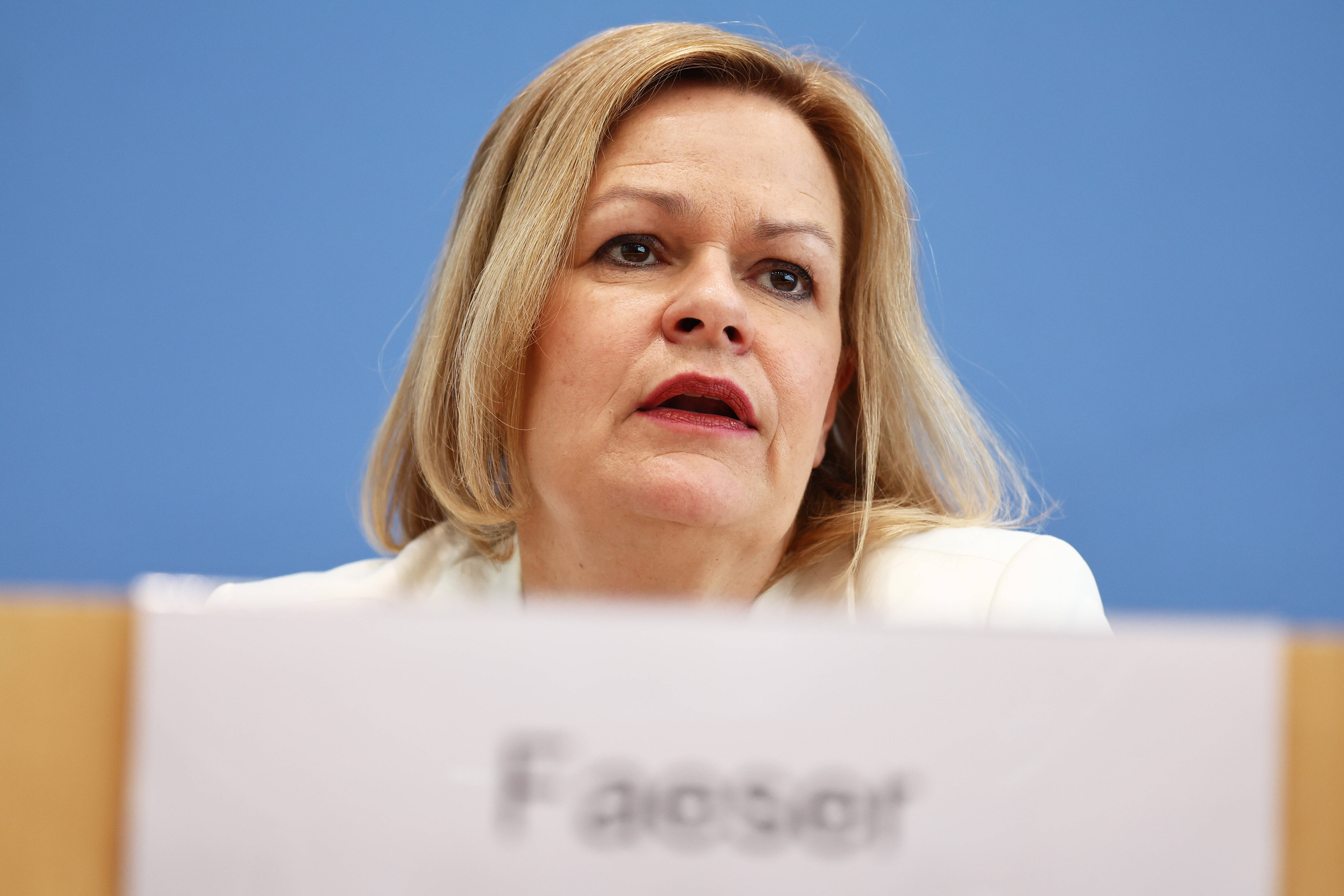 Nancy Faesers am Ende? Umfrage-Debakel - Ihr Absturz scheint nicht mehr ...