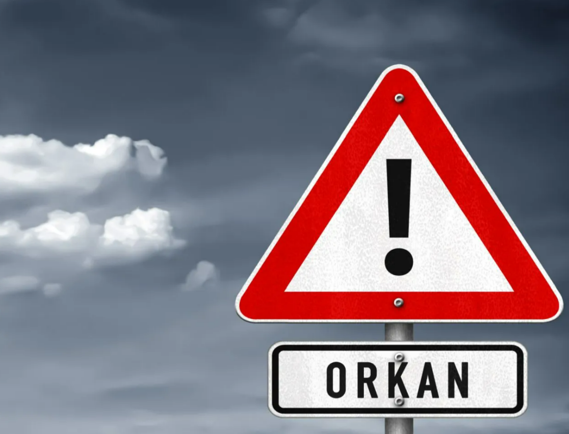 Orkan-Warnstufe 3! Sturm "Zoltan" ist da - Böen bis 120 Km/h erwartet ...